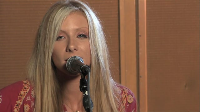 Kalissa Ewing - On A Roll - iTube247